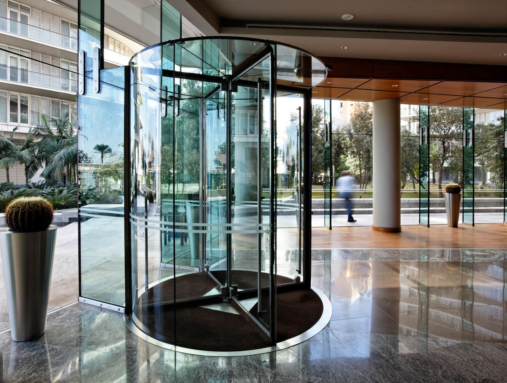 Entrance Solutions | Mitsulift